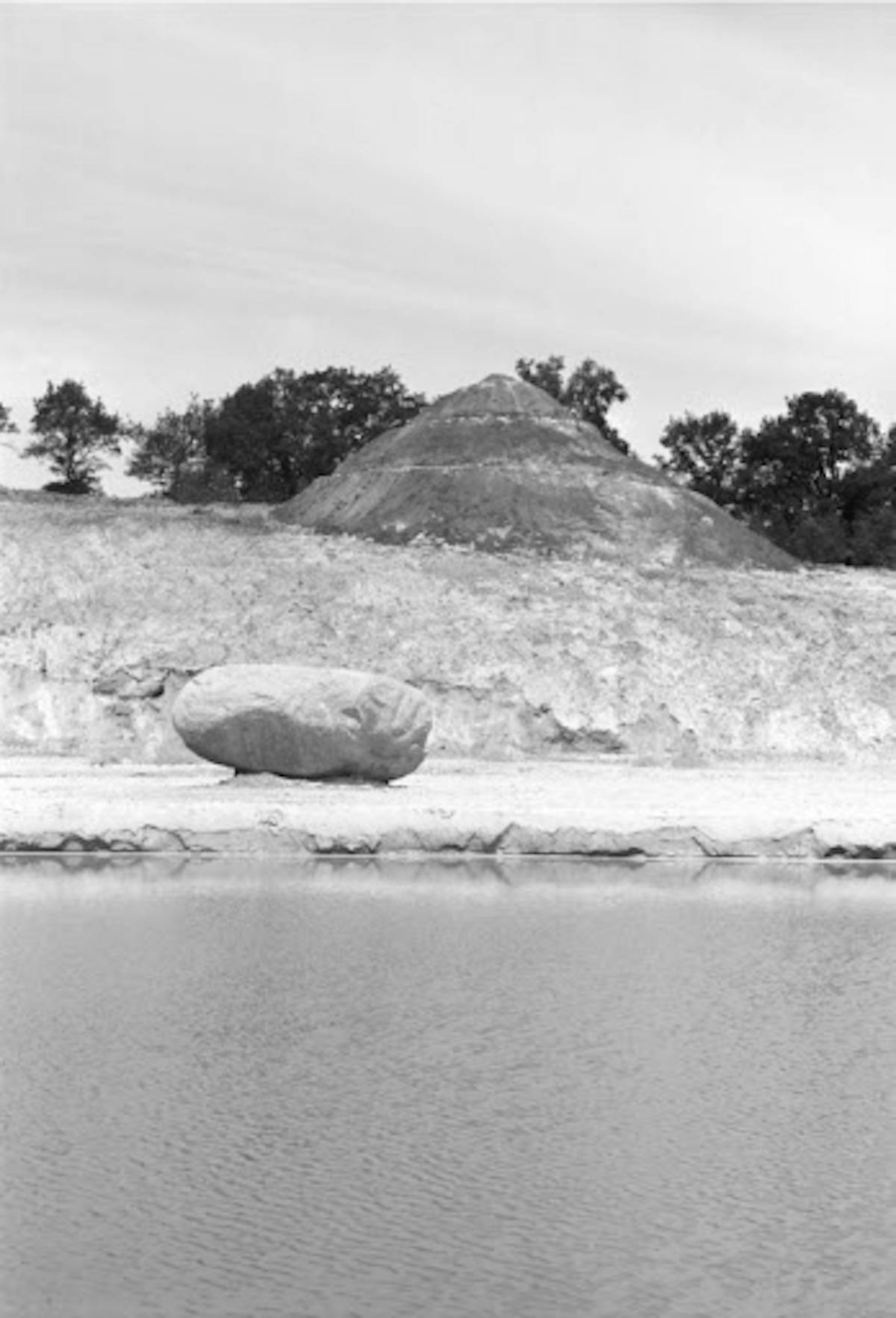 Broken Circle / Spiral Hill (Robert Smithson & Nancy Holt) – Fotomuseum ...