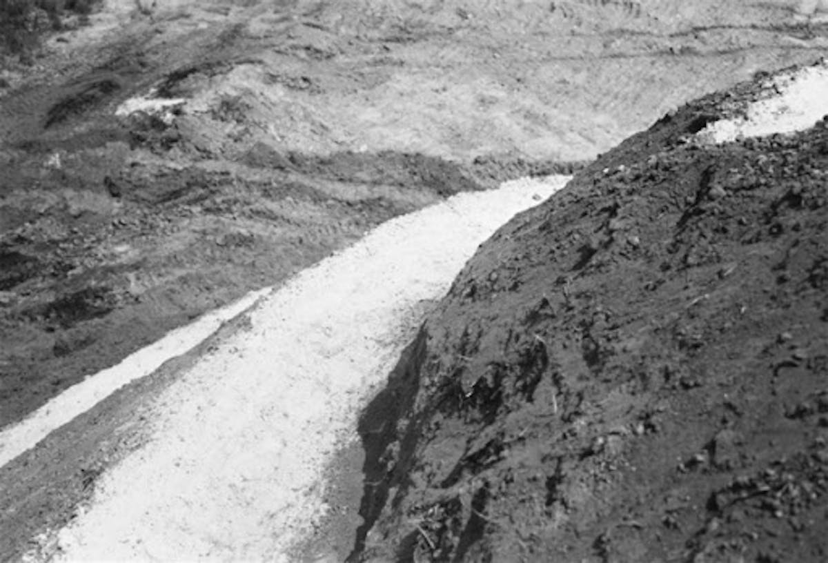 Broken Circle / Spiral Hill (Robert Smithson & Nancy Holt) – Fotomuseum ...